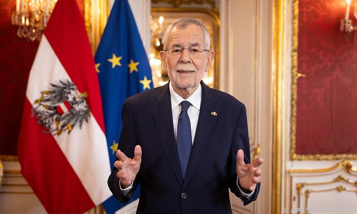 Vertrauensindex: Nehammer stürzt auf Tiefstwert als Kanzler ab